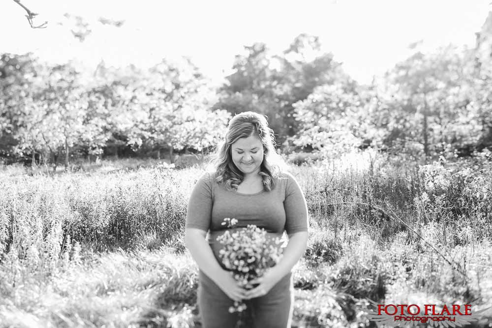 Ray & Rox Outdoor Maternity Photos » Foto Flare Photography