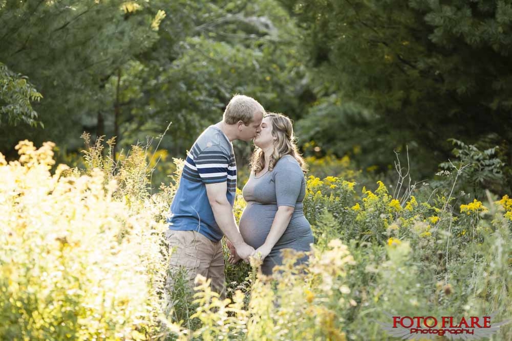 Ray & Rox Outdoor Maternity Photos » Foto Flare Photography